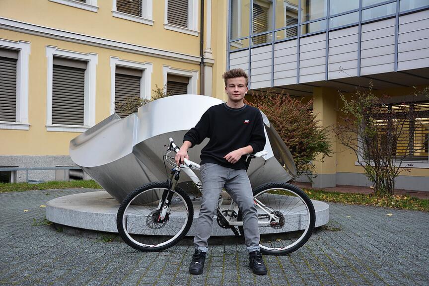 Maturarbeiten: Von Rehkitzen, Mountainbikes und Botschafterfamilien