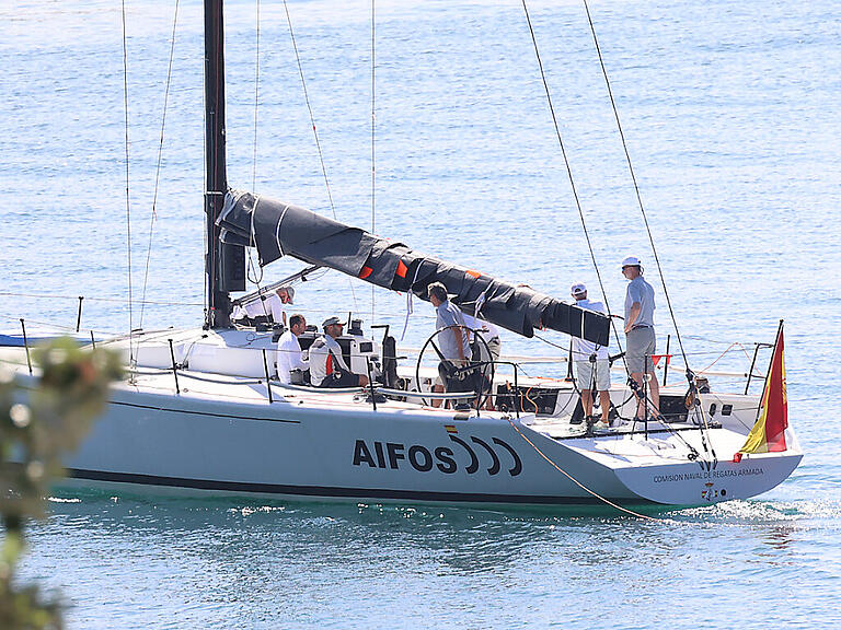 König Felipe und sein Vater segeln getrennt
