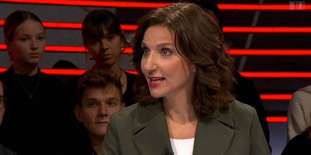 Präsidentin der Jungen Grünen überfährt SVP-Imark in der Klima-«Arena ...