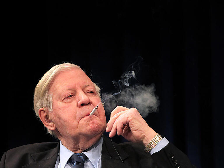 Auktion für Helmut Schmidts Zigarettenbox