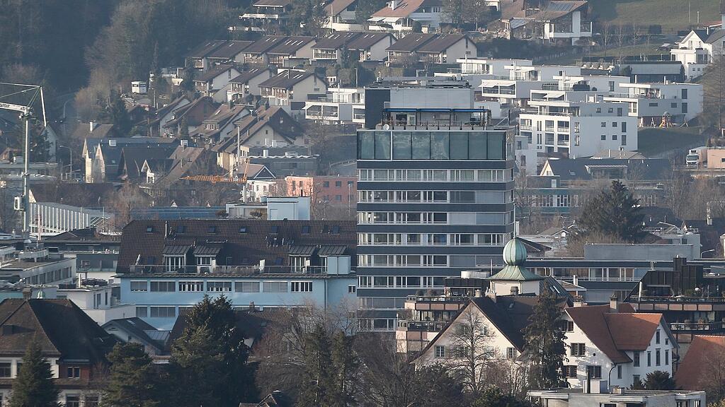 Das Restaurant Baarcity im obersten Stockwerk des Hochhauses am Baarer ...