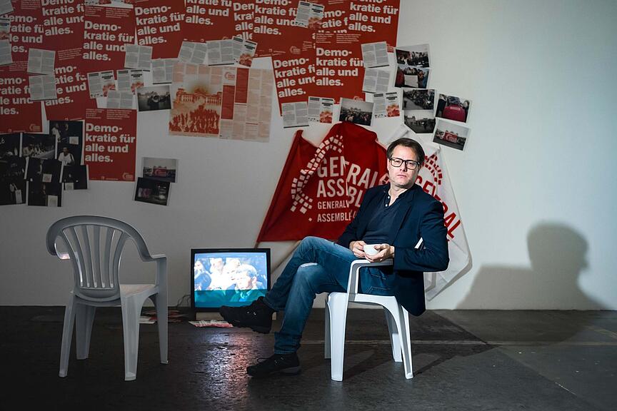 Nervensäge oder Visionär? Ein neues Milo-Rau-Buch gibt Einblick in das ...