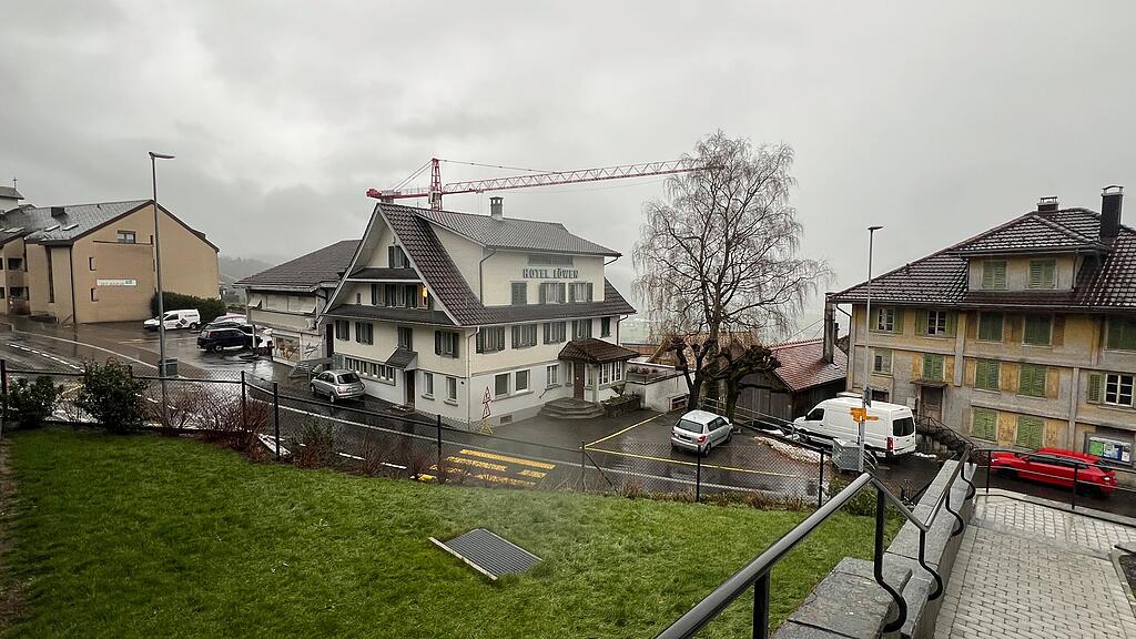 Das St.-Anna-Heim (links) und das Pfrundhaus (rechts) sorgten für gute ...