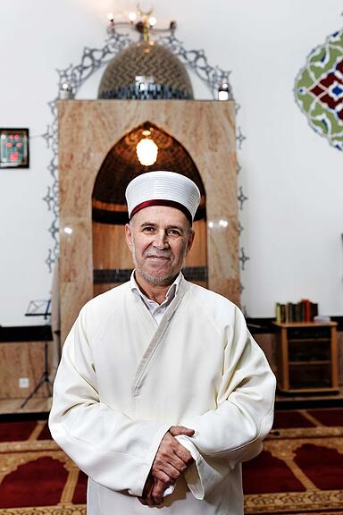 Wegen Zwangsheiraten im Haus der Religionen: Imam Mustafa Memeti tritt ...