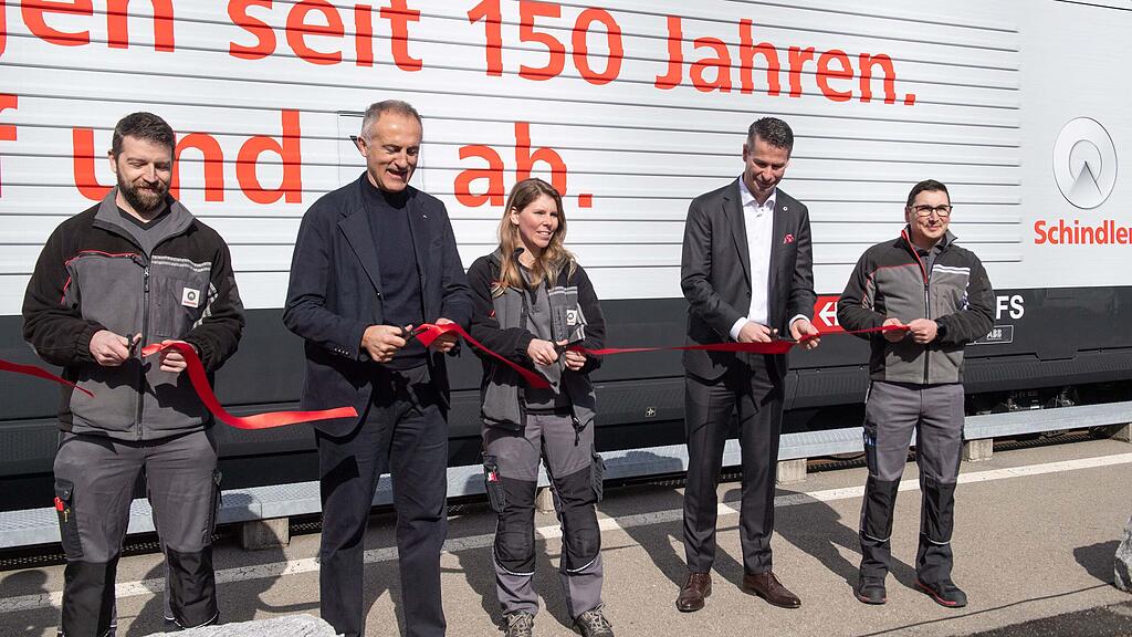 Zum 150. Geburtstag gönnt sich Schindler eine Lok: CEO und ...
