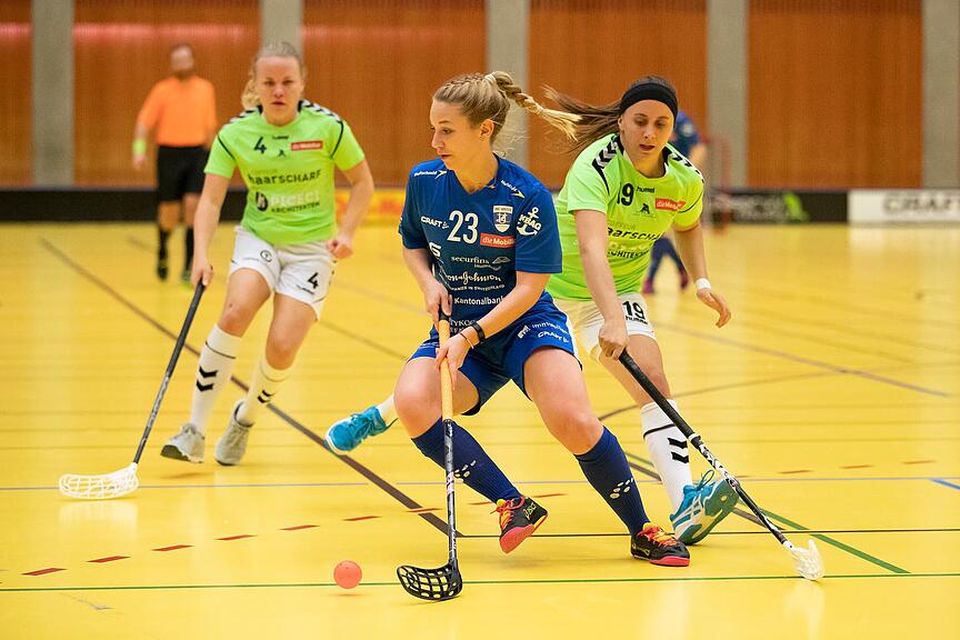 Dank Kampfstärke bannen die Zuger Unihockeyanerinnen den Fluch