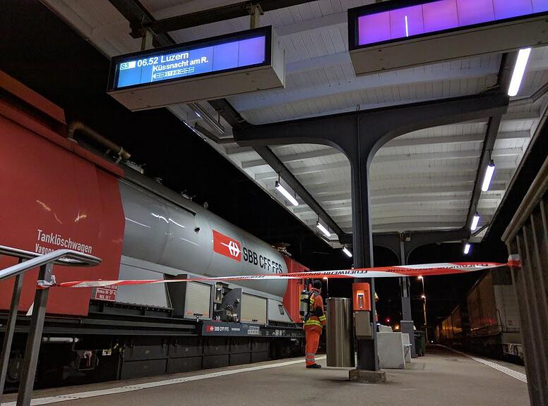 Chemie-Alarm am Bahnhof Immensee