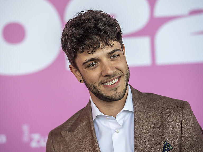 Luca Hänni singt für sein Kind